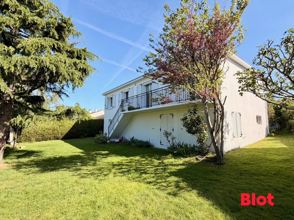 Maison Rezé - 6 pièces - non mitoyenne (#200815 - 1519RF) | Blot