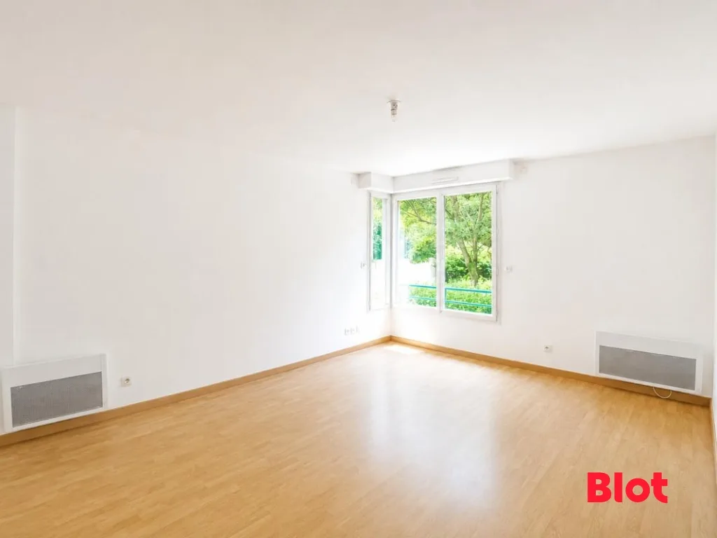 A louer - Nantes rond point de Paris - T3 vide de 58.40 m² - Parking ...