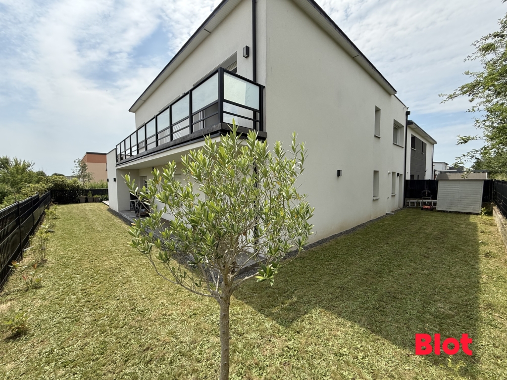 BLOT IMMOBILIER A vendre maison SAINT-GREGOIRE- 8 pièces - 244 m² ...