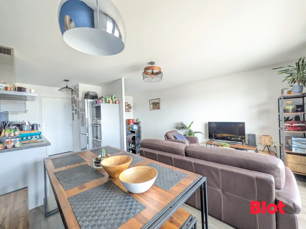 À VENDRE BLOT IMMOBILIER - Beau duplex contemporain de 67,5 m² en ...