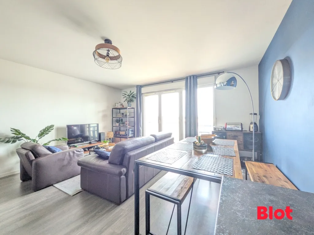 À VENDRE BLOT IMMOBILIER - Beau duplex contemporain de 67,5 m² en ...