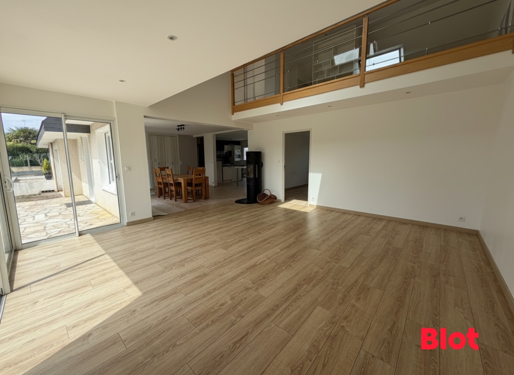 A LOUER - MAISON 165m² MEUBLEE - 4 chambre - Thorigné-Fouillard Centre ...