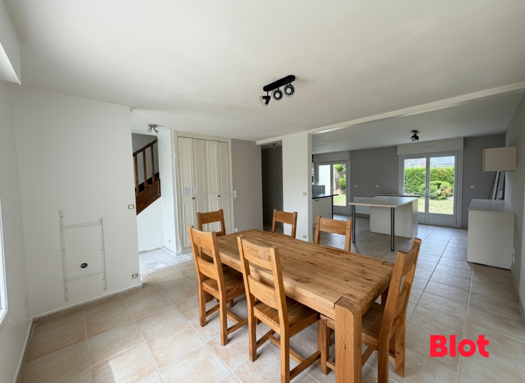 A LOUER - MAISON 165m² MEUBLEE - 4 chambre - Thorigné-Fouillard Centre ...